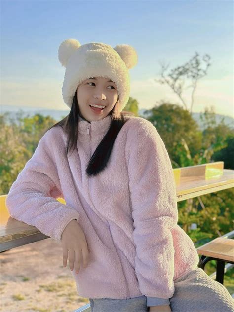 ประวัติ ยูกิ เพ็ญผกา นางเอกหมอลำวัยใสลูกครึ่งญี่ปุ่น