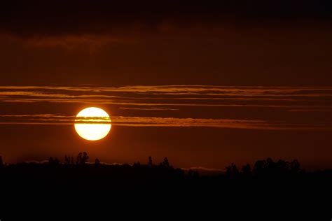 Imagen gratis salida del sol noche oscuridad amanecer crepúsculo sol cielo paisaje silueta