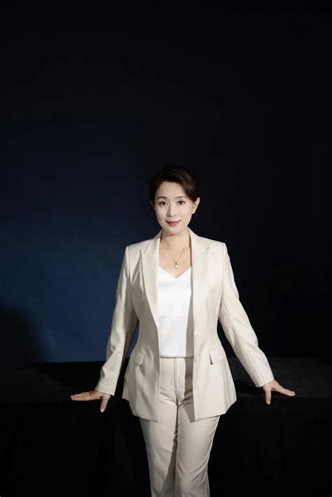 一个女性想成为自己，要穿越多少疑问 羊城网｜爱广，识讲！