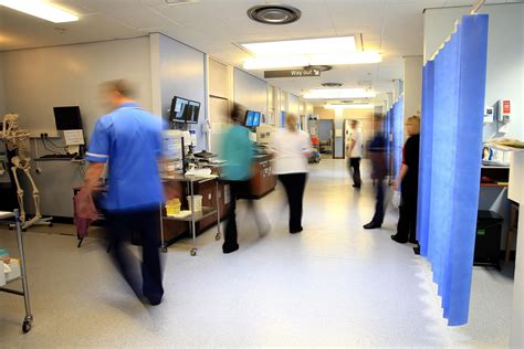 Patient Left With Forceps In Abdomen For 10 Days After Surgery Blunder