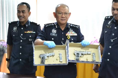 Polis Tumpaskan Ahli Geng Topeng Malaysiaaktif