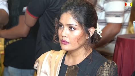 မြန်မာနိုင်ငံနယ်စပ်ဒေသဖွံ့ဖြိုးရေးအသင်း၏ ဂုဏ်ပြုပွဲတွင် ရုပ်ရှင်သရုပ်ဆောင် စမိုင်း လ် အား Youtube