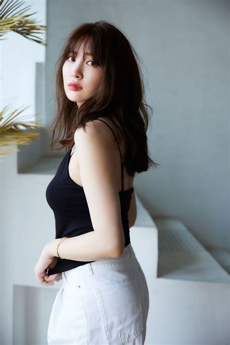 小嶋阳菜 高清性感写真 性感照片 小嶋阳菜2025最新写真 美女目录网