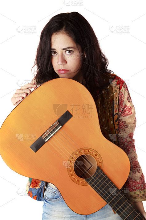 吉他 女孩 垂直画幅 美 女人 拉美人和西班牙裔人 仅一个女人 注视镜头 美人