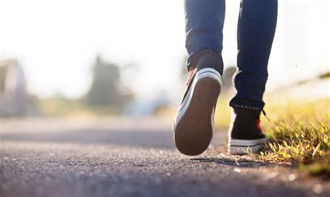 Beneficios de caminar Un hábito bueno para la salud