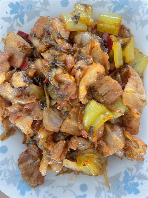 【家常下饭菜之酸菜炒肉，加点樟树港辣椒，味道绝了图片】karen安下厨房