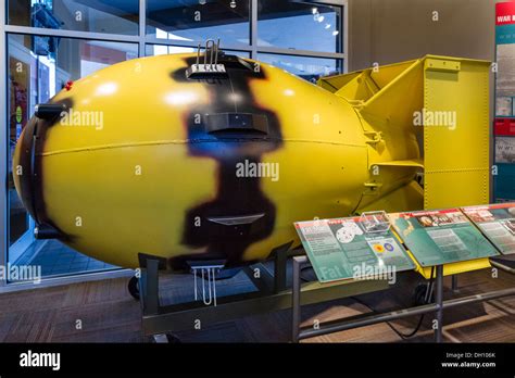 La Bombe Nucléaire Modèle De La Bombe Atomique Fat Man Onnagasaki A