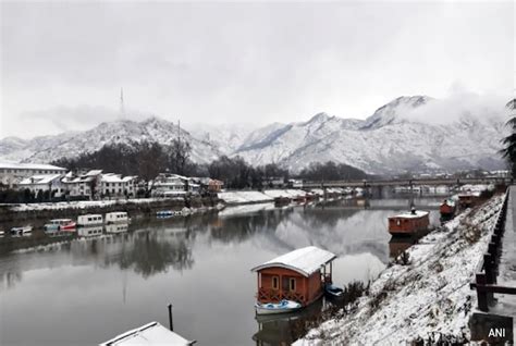 Chillai Kalan Begins In Kashmir Srinagar Sees Coldest December Night