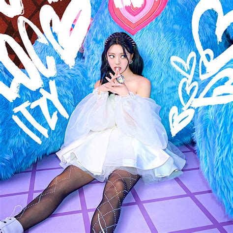 Yuna Itzy Itzy S Yuna Shocks With Her Incredible Natural Beauty In