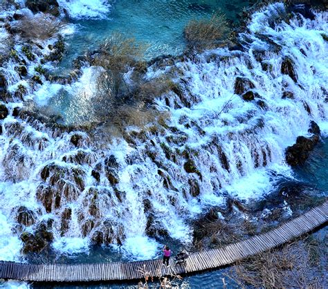 エメラルド色した「水の王国」 クロアチアの旅 8 プリトヴィツェ湖群国立公園 朝日新聞デジタルマガジン＆ And
