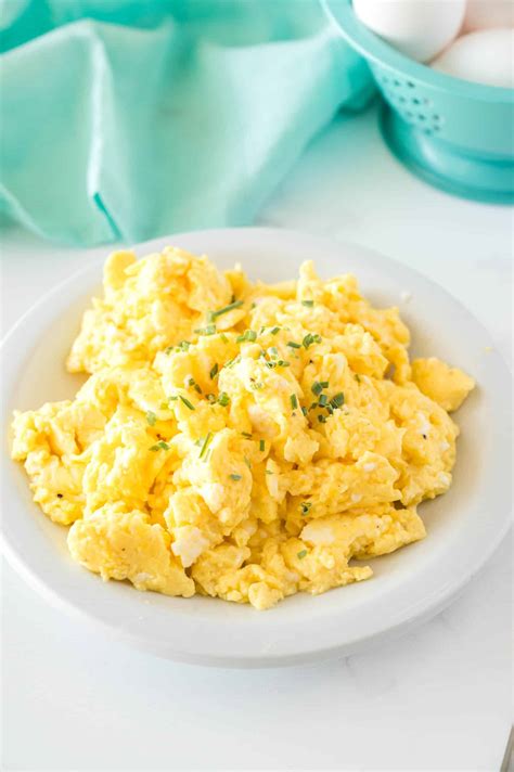 How To Make The Best Fluffy Scrambled Eggs Recipe