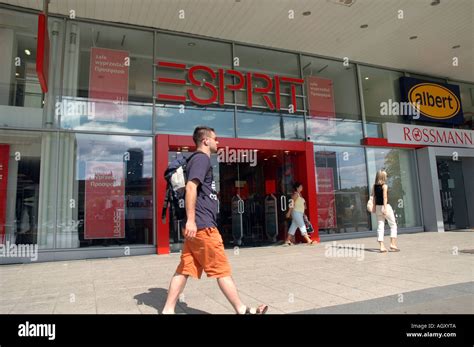 Esprit shop hi-res stock photography and images - Alamy