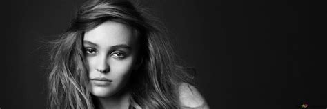 Lily Rose Depp Monochrome Bg 2k Wallpaper Download