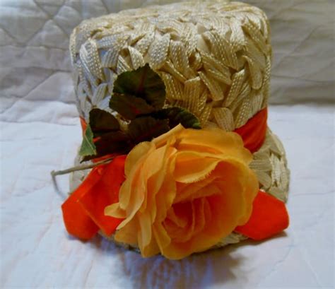Vintage 1940s Cloche Woven Straw Hat ~ Large Coral Bl Gem
