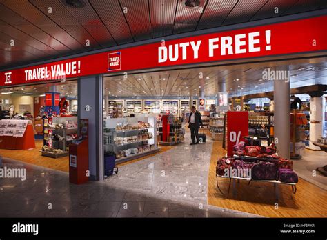 Duty free kaufen -Fotos und -Bildmaterial in hoher Auflösung – Alamy