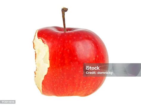 레드 Bitten 사과나무 흰색 바탕에 흰색 배경 0명에 대한 스톡 사진 및 기타 이미지 0명 고철 과일 Istock