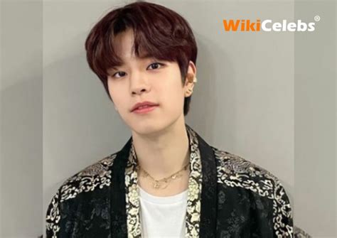Seungmin Wiki Age Career Height Girlfriend Biography Net Worth