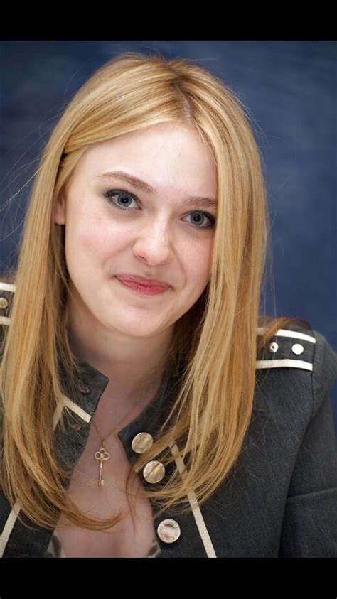 Dakota Fanning Fanning Sisters Dakota Fanning Lovely Lady Hot