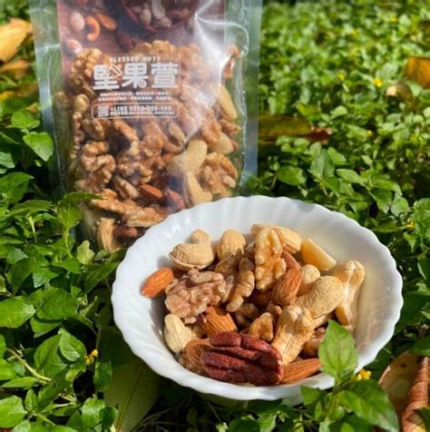 康曼紗美容生活館 快過年了，美眉們個個想接睫毛，讓自己春節出遊省點畫妝時間，擁有迷人的電眼既可開運又招桃花 Facebook
