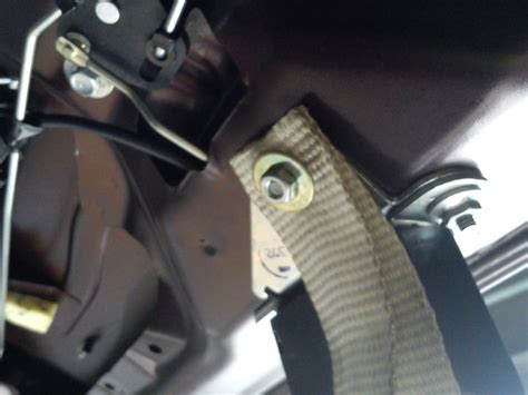 "Ручка" закрывания багажника. — Lada Приора хэтчбек, 1,6 л, 2011 года ...