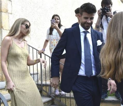 Las Fotos Que Revelarían El Posible Embarazo De Clara Chía Y Piqué