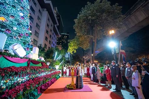 ผู้หญิง โรงแรมอนันตรา สยาม กรุงเทพ จัดงานฉลองคริสต์มาสการกุศล ปี 2565