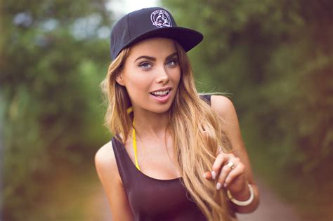 Open Mouth Depth Of Field Bracelets Women Outdoors Bikini Motion
