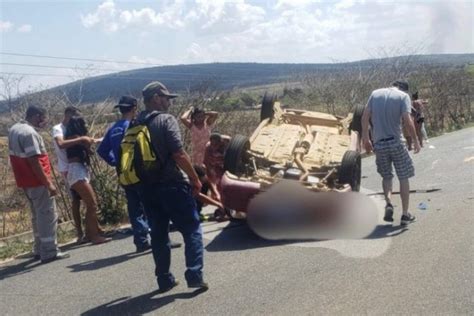 Resgate de Urgência motorista fica preso nas ferragens após carro