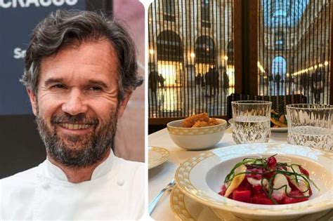 Il pranzo di Natale al Cafè di Carlo Cracco in Galleria cosa prevede il menu e quanto costa