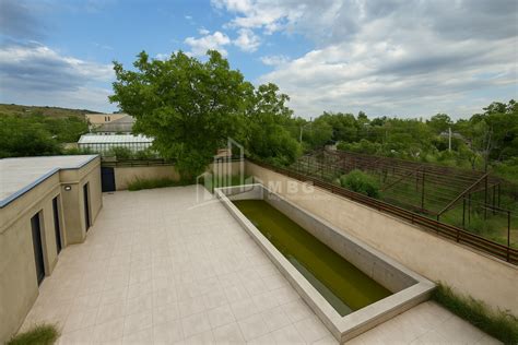 იყიდება სახლი აგარაკი სოფელი დიღომი საბურთალოს რაიონი თბილისი