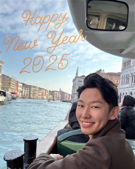 明けましておめでとうございます！本年も、よろしくお願いいたします😆 今年も、皆様に心を込めて沢山歌をお届け出来たらと思います！！ 昨年の年明け