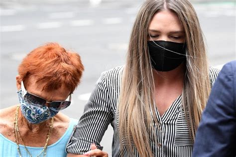 Dituduh Berhubungan Intim Dengan Siswa Tahun Guru Perempuan Ini Diadili