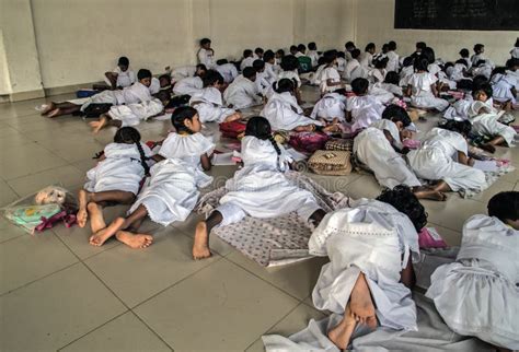 Escuela Juvenil Kandy Sri Lanka Enseñanza En La Escuela Profesora De