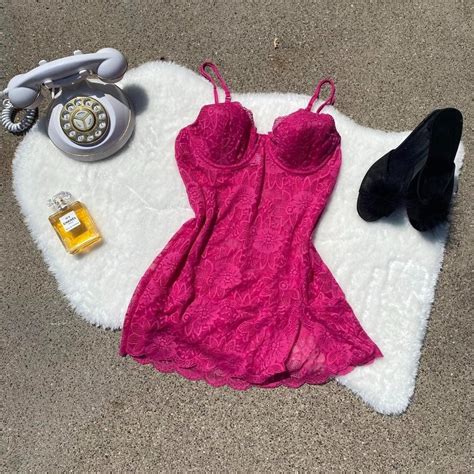 The Cutest Lil “vintage” 2010s Victorias Secret Chem Gem