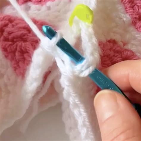 Diy Retro Flower Crochet Purse Tutorial Beginner Friendly Stardust Gold Crochet