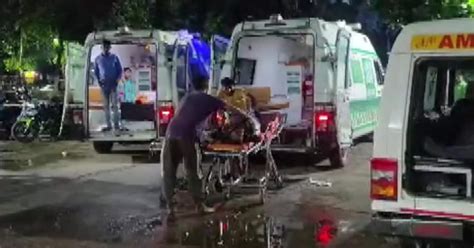 Bus Accidentகண்ணிமைக்கும் நேரத்தில் இரண்டு பேருந்துகள் நேருக்கு நேர்