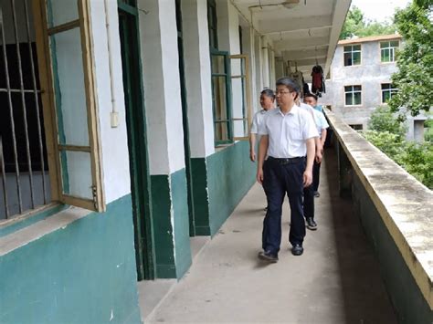 张家菁书记到青塘实习基地看望实习学生 江西应用技术职业学院 资源环境与珠宝学院