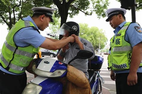 骑电动自行车的小伙伴注意了！澎湃号·媒体澎湃新闻 The Paper