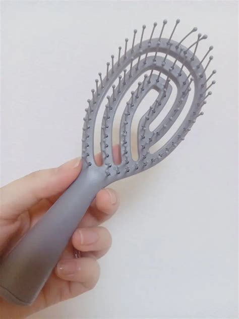 乾きやすいブローブラシ｜daisoの口コミ 超優秀！100均で買えるおすすめヘアブラシ！daiso 乾きやすいブローブラシ By Maya
