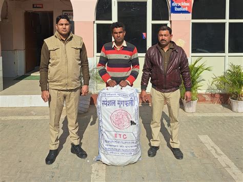 ग्रेटर नोएडा पुलिस ने आरोपी को किया गिरफ्तार चोरी का सामान बरामद