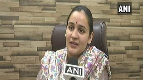 Up Polls Sps Aparna Yadav Set To Join Bjp To Meet Party Chief Today