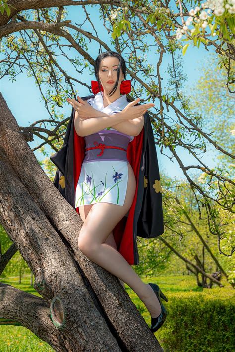 Amazing Cosplay On Twitter Nico Robin One Piece Model Oniksiya