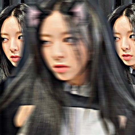 Itzy Yuna Pfp For Tt Give Credits When Using It😄yuna Cat Ear Pfp Kpop