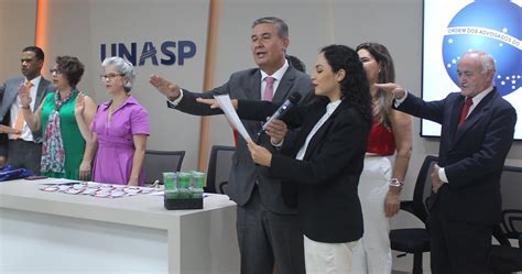 Conselho Federal da OAB altera posição da mão em juramentos de novos