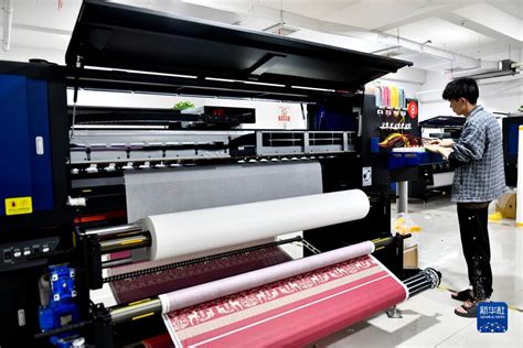 ရှန်းတွန်းပြည်နယ် ဆော်ခရိုင်တွင် ဟန့်လူမျိုးရိုးရာဝတ်စုံလုပ်ငန်းဖြင့် ကျေးလက်ဒေသ ဖွံ့ဖြိုးတိုးတက်လာ