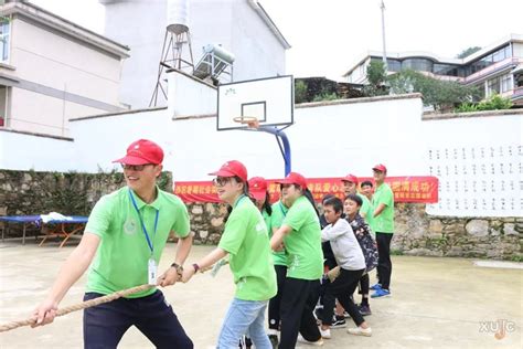 举办运动会 鹭萌芽志愿者队为孩子们带去多彩假期生活