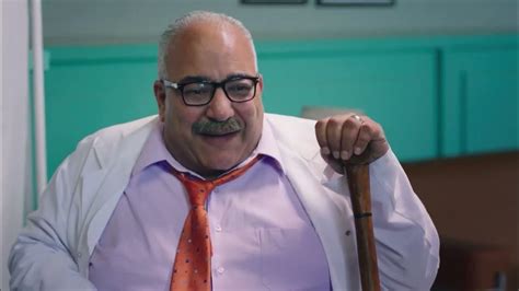 كلها كام شهر وأقولك يا كبير عمتك حامل دكتور ربيع بيحفل على الكبير😂