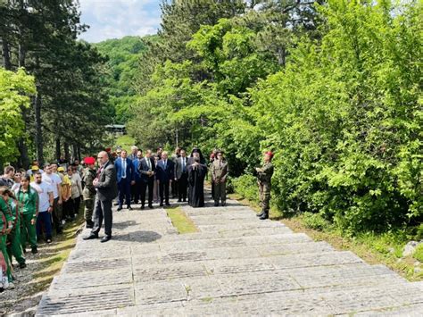 Премиерът Гълъб Донев от Околчица Подвигът на Ботев ни задължава да сме негови достойни