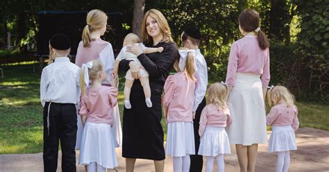 ‘the Rabbi Said It Was Ok Hasidic Mother Of 10 Becomes Doctor