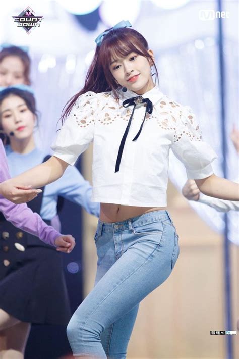 플래시24 연예 스포츠 몸매 정점 찍고있는 아이브 안유진 Korean Outfits Kpop Kpop